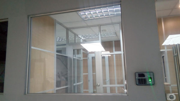 Small Fixed Frame Windows For Commercial Offices, Florida