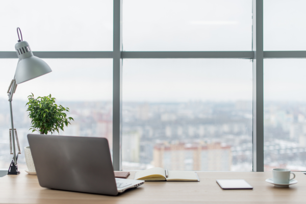 How to Make a Minimalist Workspace (6 Incredible Zen Office Tips to Try!)