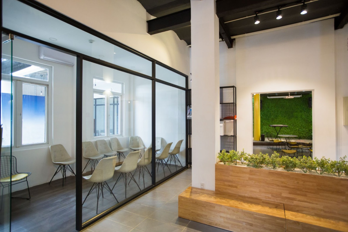 Understand the Psychology of Office Partitions - Office Work Design